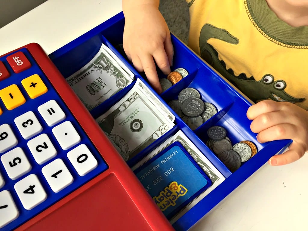 How To Help Young Children Save More | Andrea Dekker
